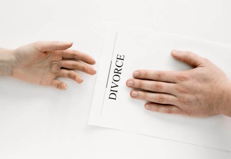 How To Serve Divorce Papers Efficiently And Legally?